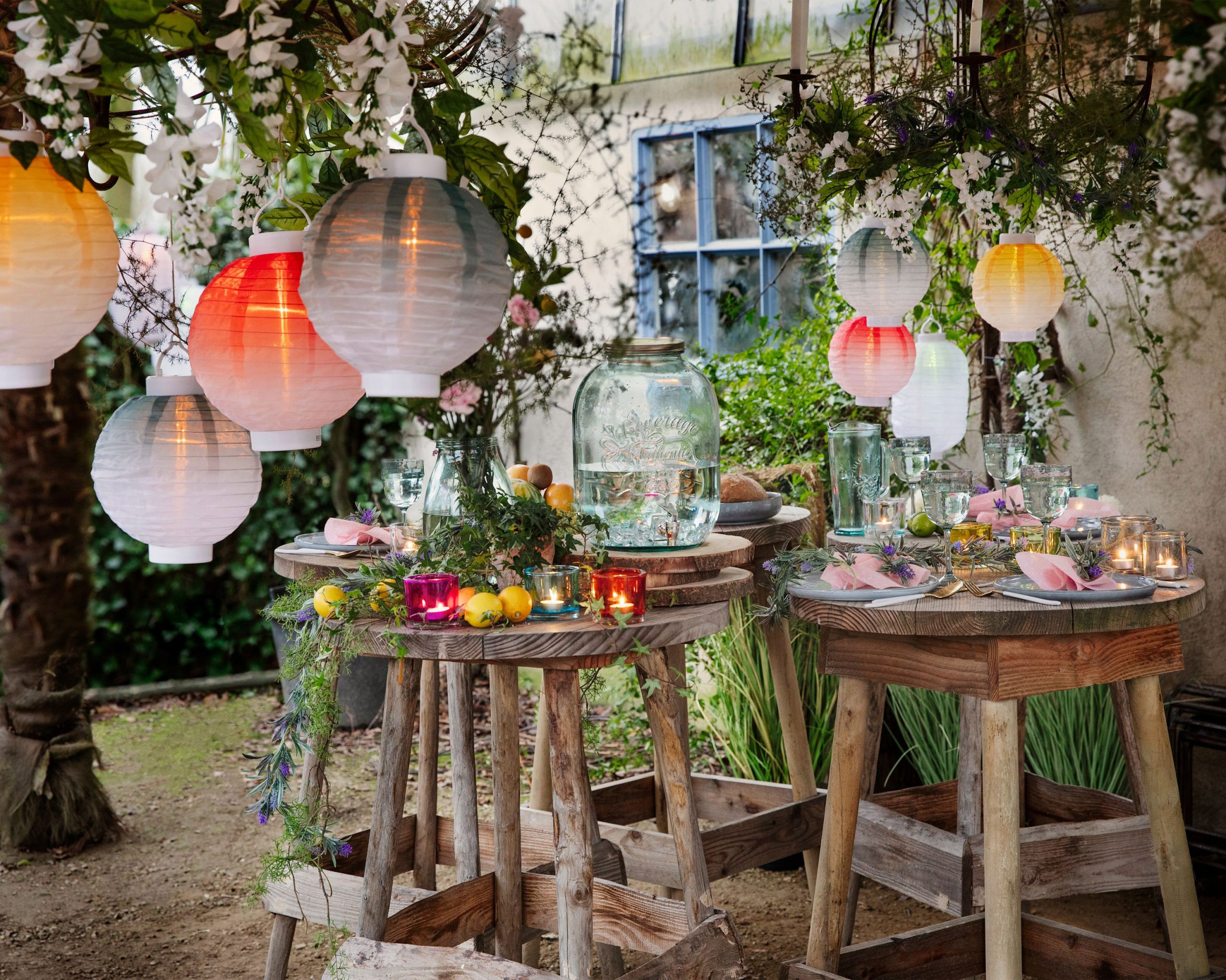 Ideas For Entertaining Guests on Your Garden and Patio